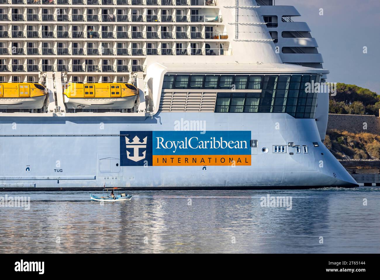 Odyssey of the Seas, cruise ship of the Royal Caribbean International ...