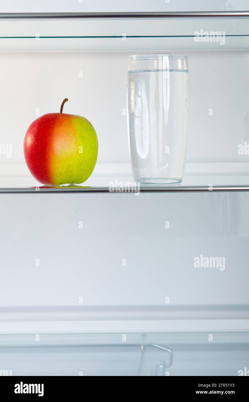 Almost empty glass water hi-res stock photography and images - Alamy