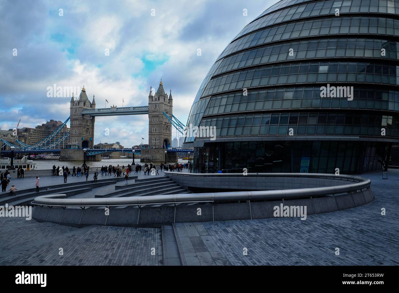 Queenswalkscenes hi-res stock photography and images - Alamy