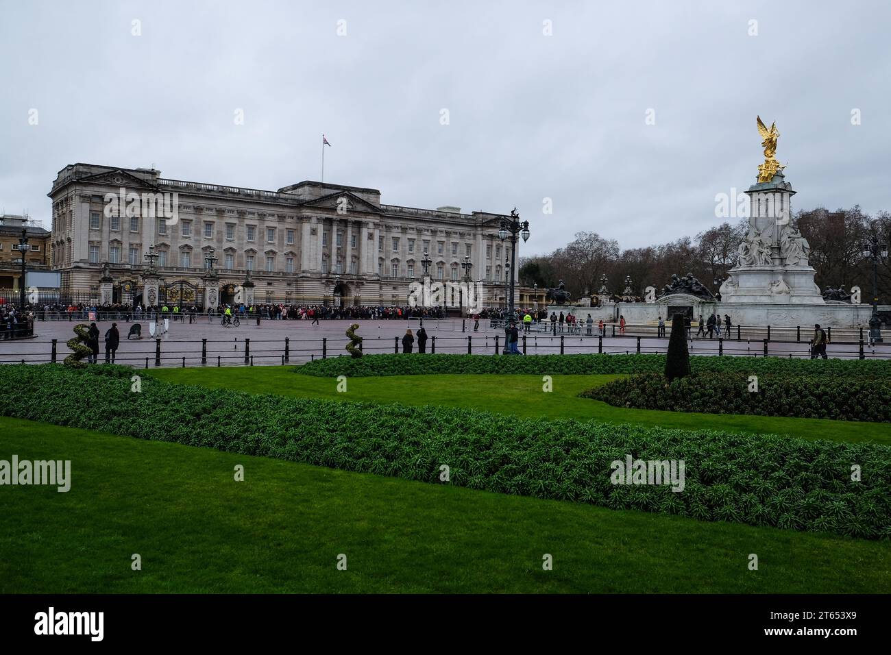 Regal Splendor: Buckingham Palace, the epitome of royal grandeur ...