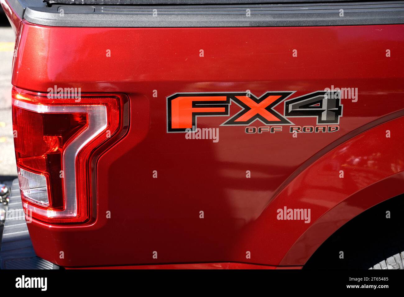 Logotipo F150 Fx4 Premium Vector | 4x4 Logo For 4 Wheel Drive Truck