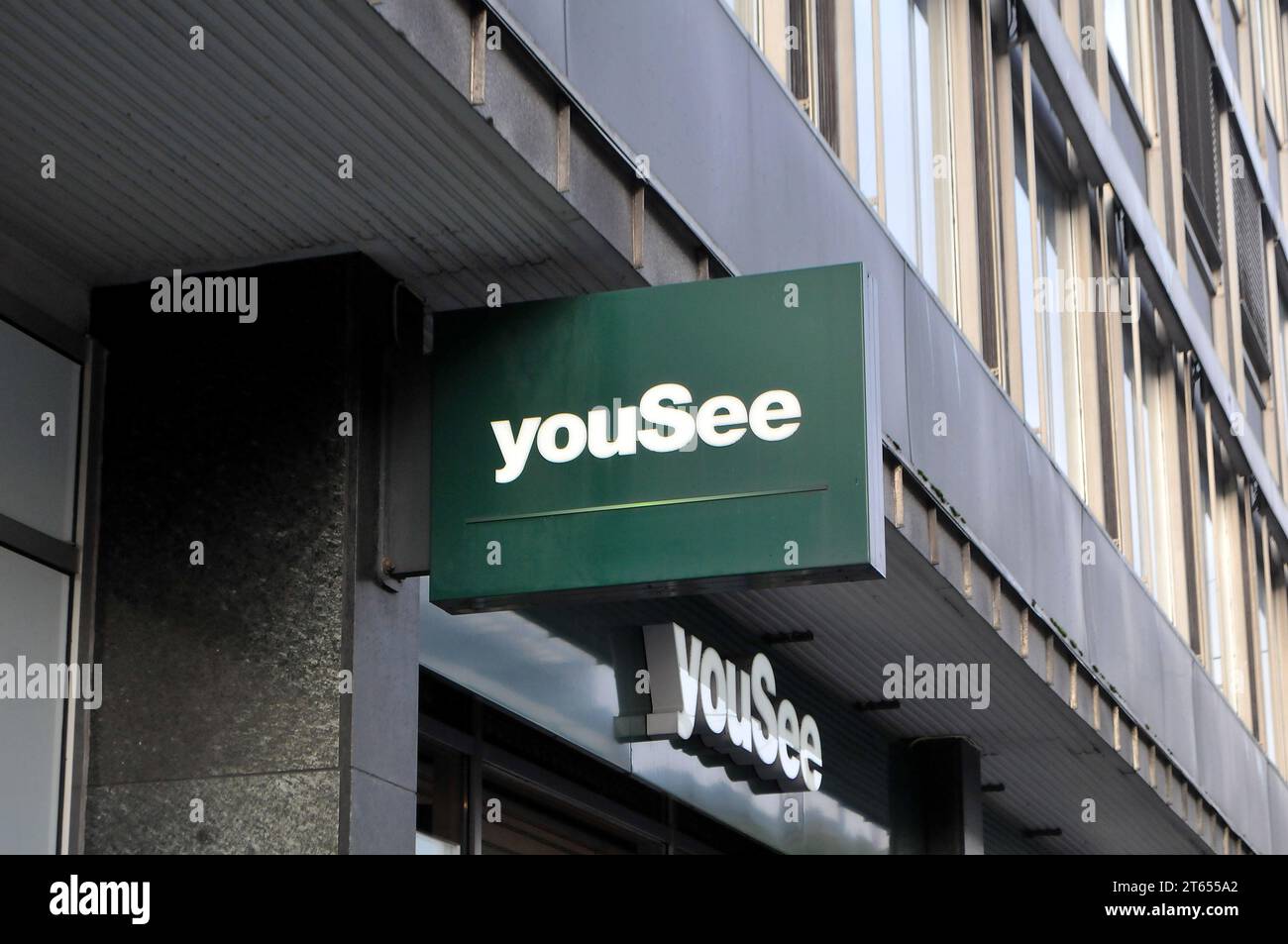 Smart phoens hi-res stock photography and images - Alamy