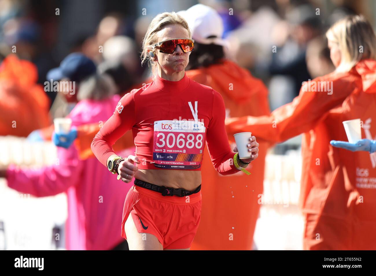 New york city marathon first avenue hi-res stock photography and images ...