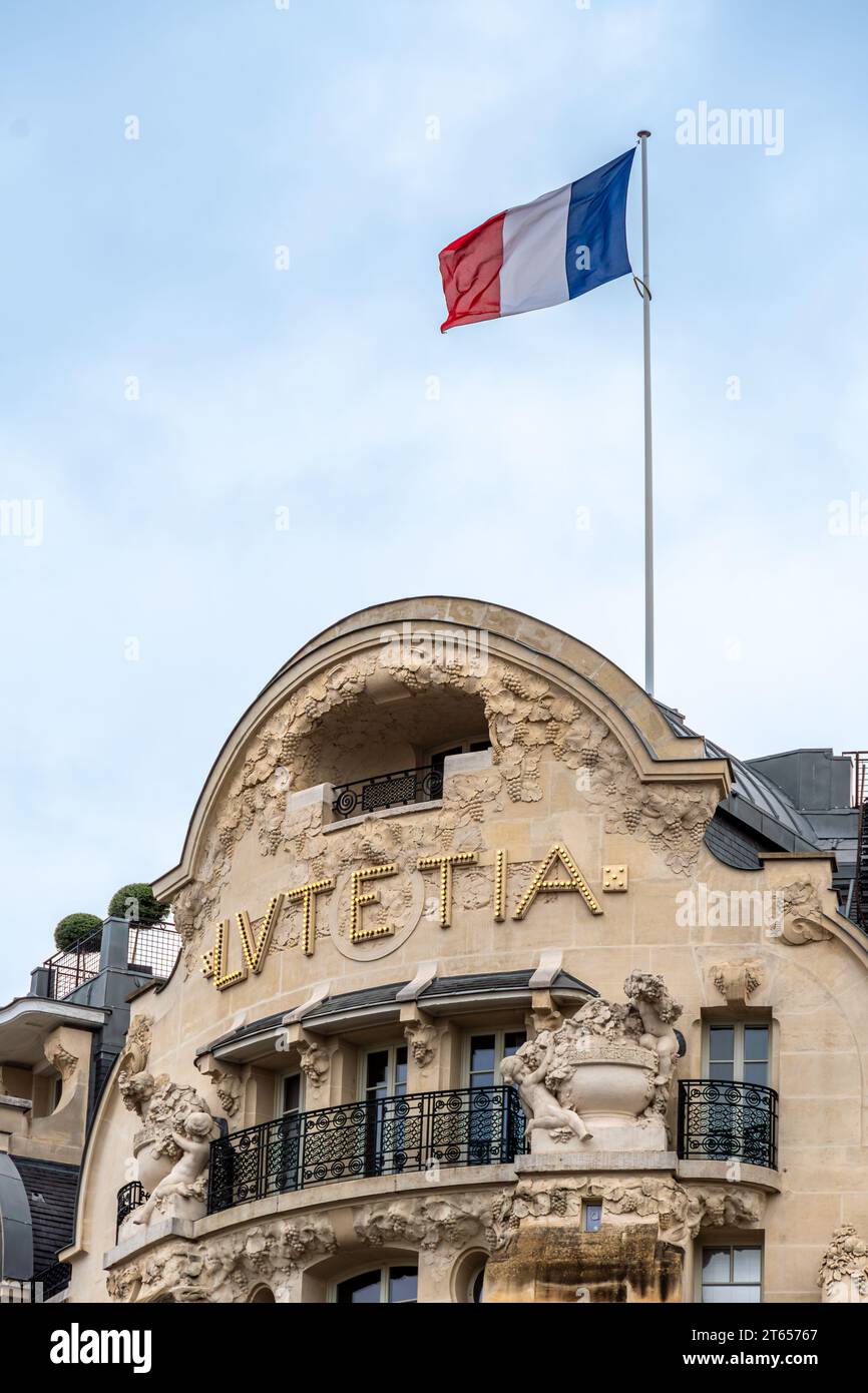 Paris saint germain flag hi-res stock photography and images - Alamy