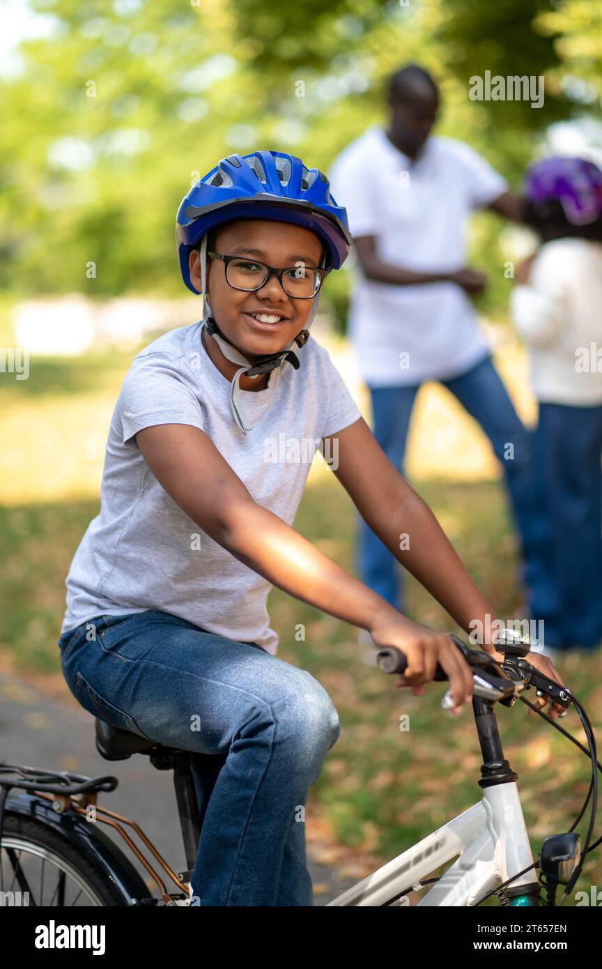 African american kids learning outdoors hi-res stock photography and ...