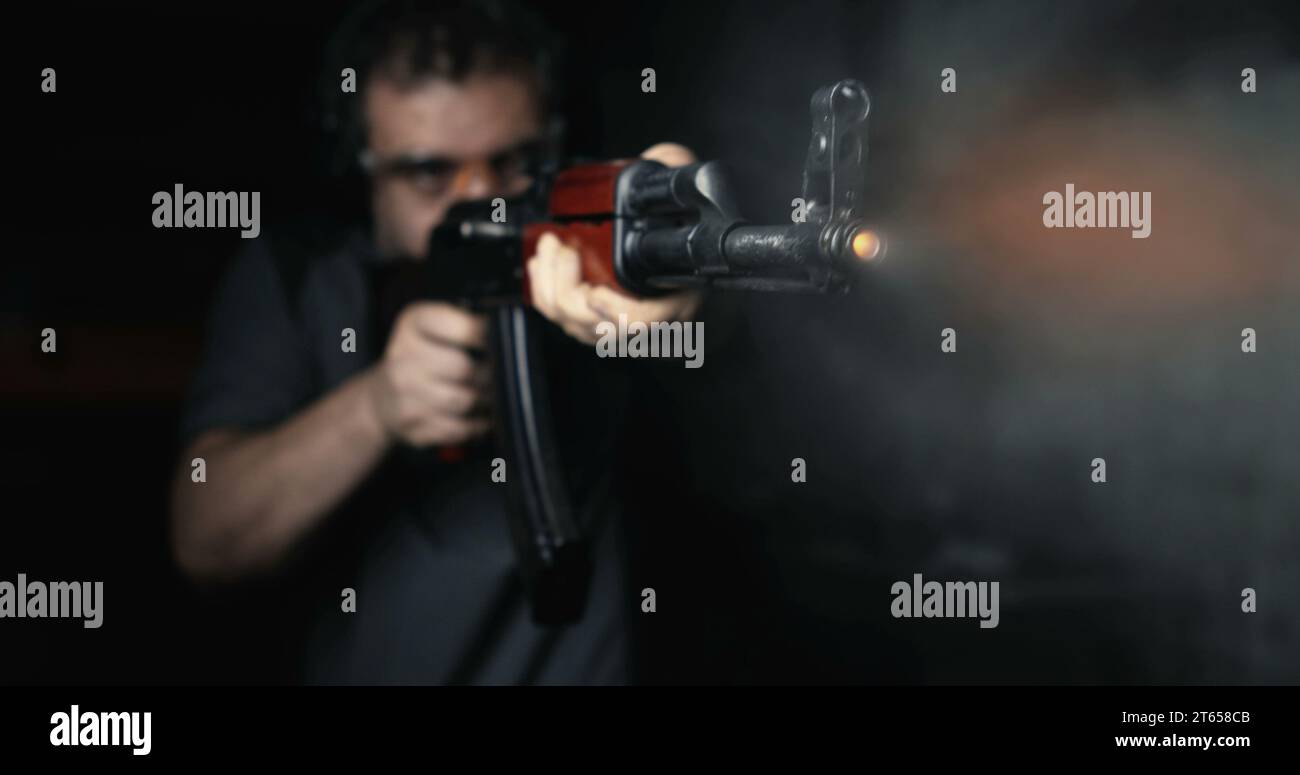 Firing assault rifle in super hi-res stock photography and images - Alamy