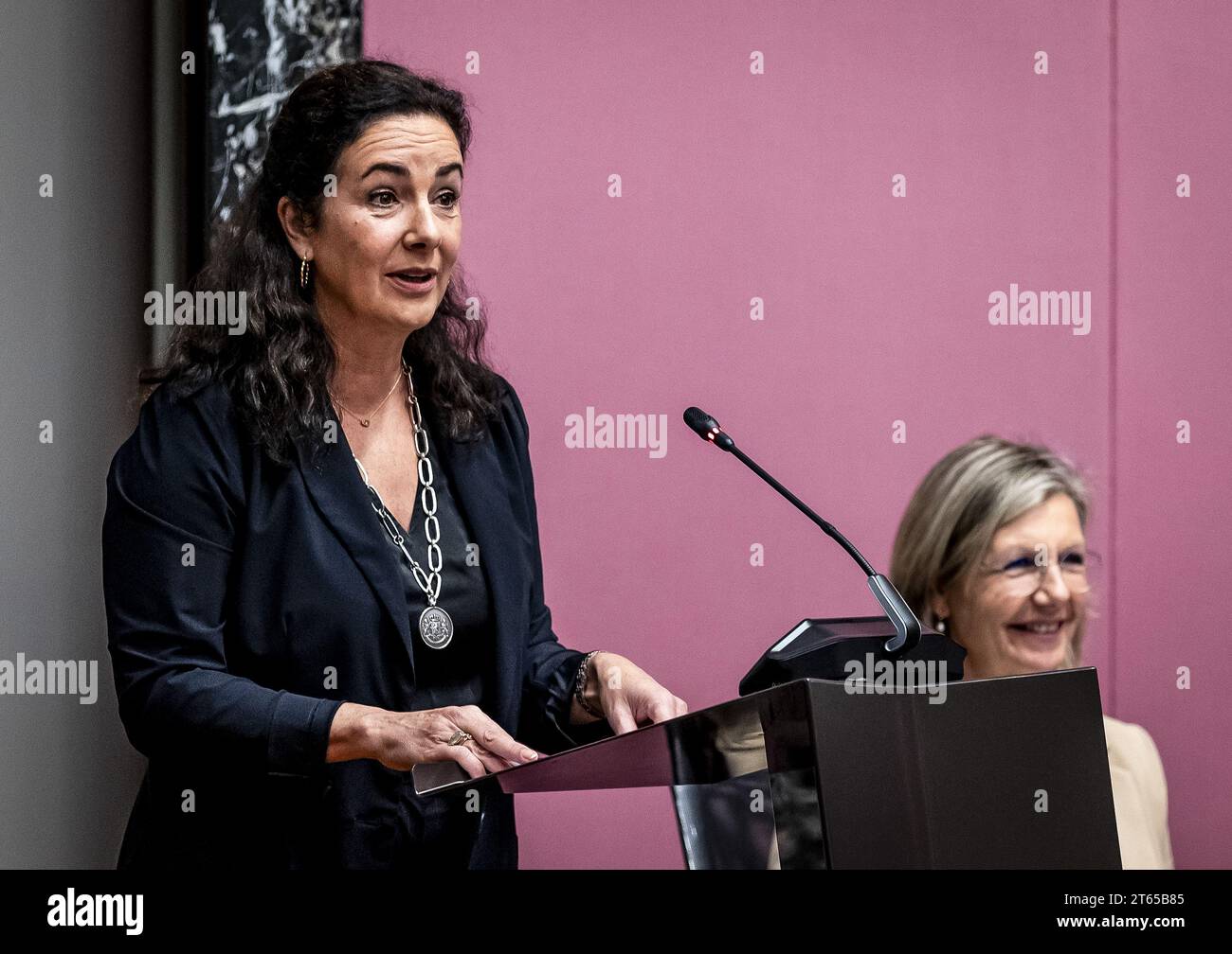 AMSTERDAM - Mayor Femke Halsema gives a speech to Annabel Nanninga of ...