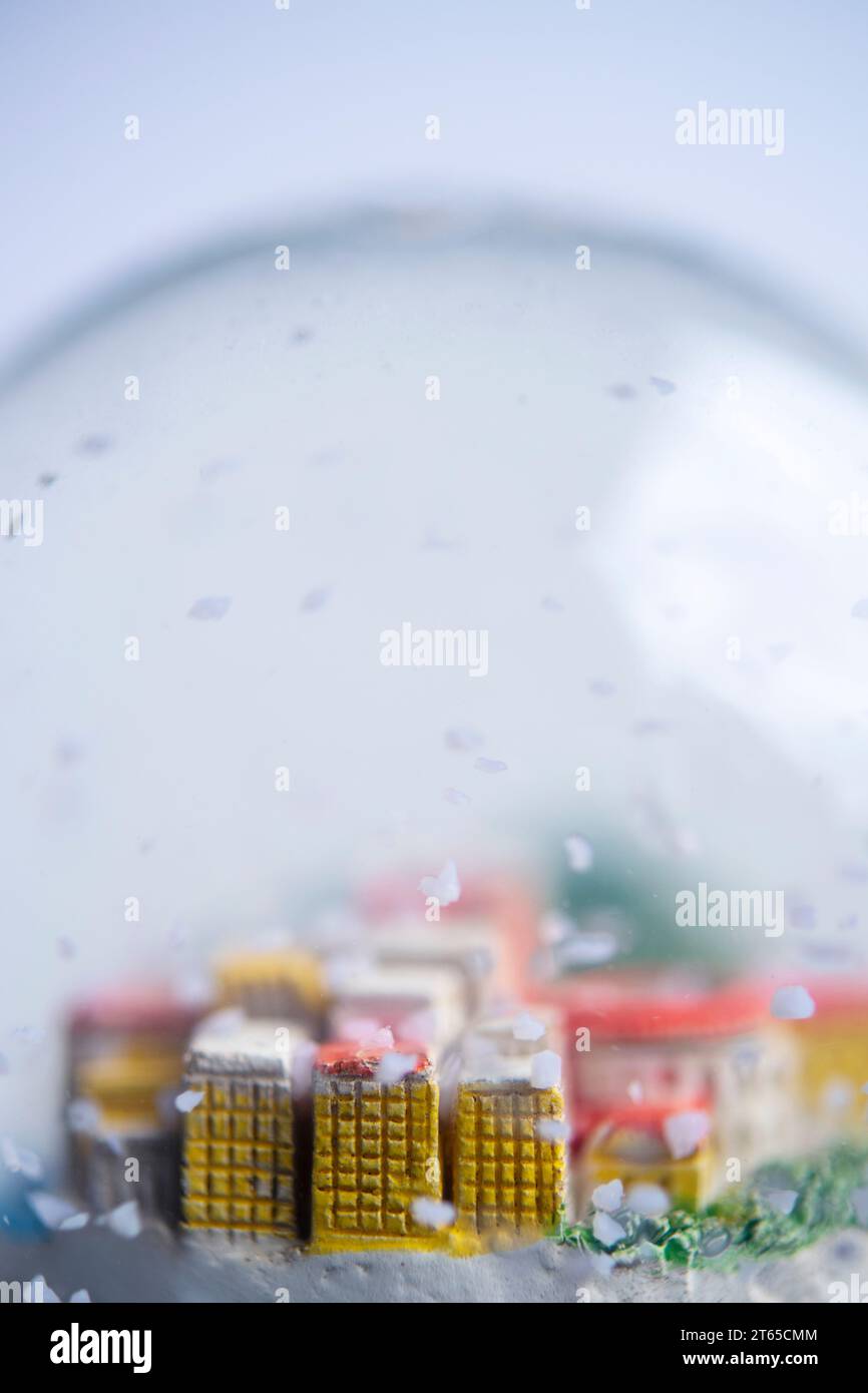Buildings in the snow hi-res stock photography and images - Alamy