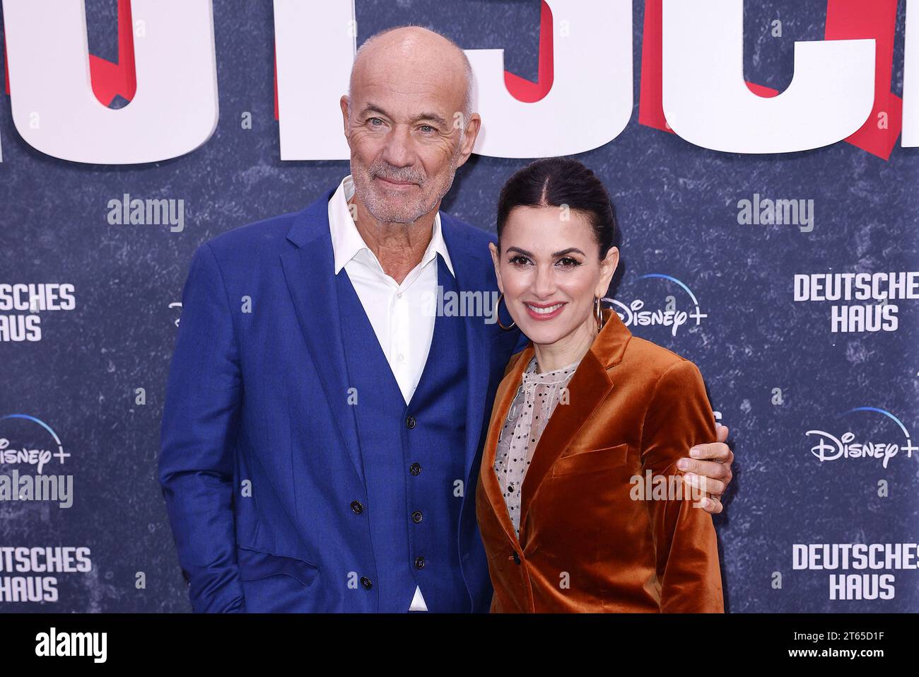 Heiner Lauterbach mit seiner Ehefrau Viktoria Lauterbach bei der Premiere der Serie -Deutsches ...