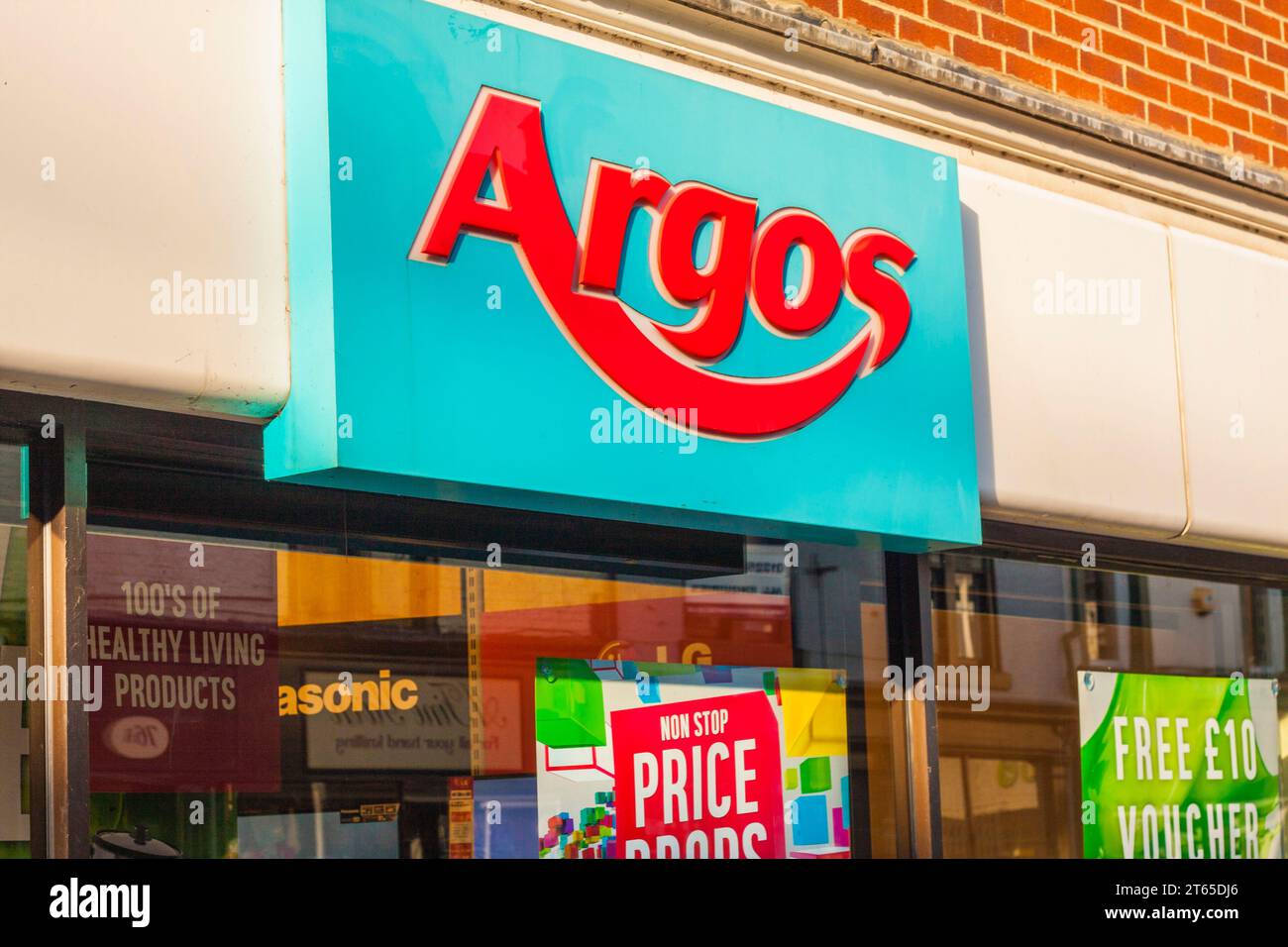 Argos store in Skinnergate,Darlington,UK Stock Photo - Alamy