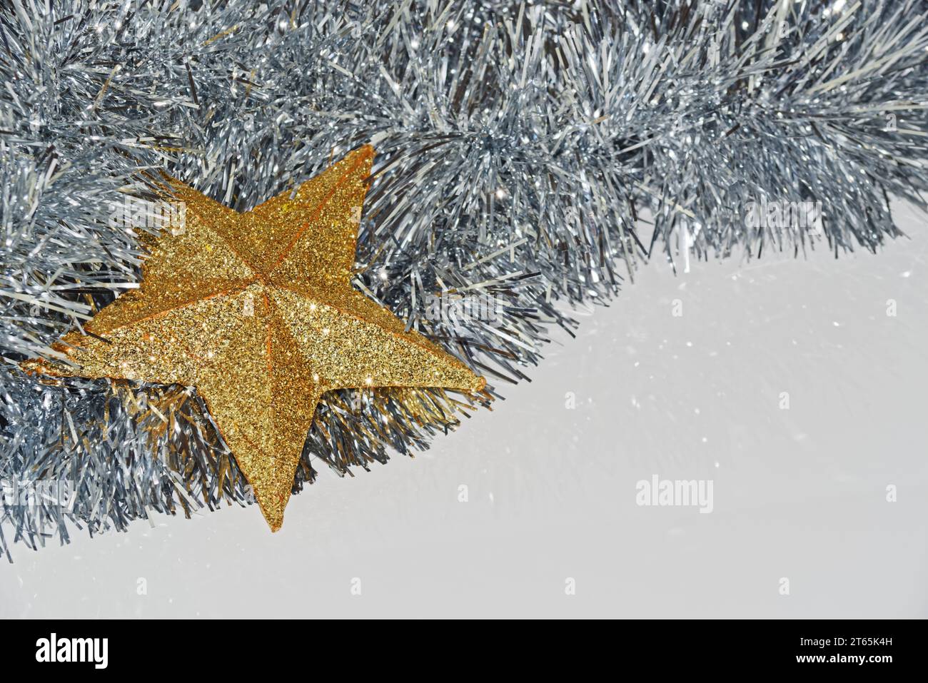 Gold silver tinsel hi-res stock photography and images - Alamy