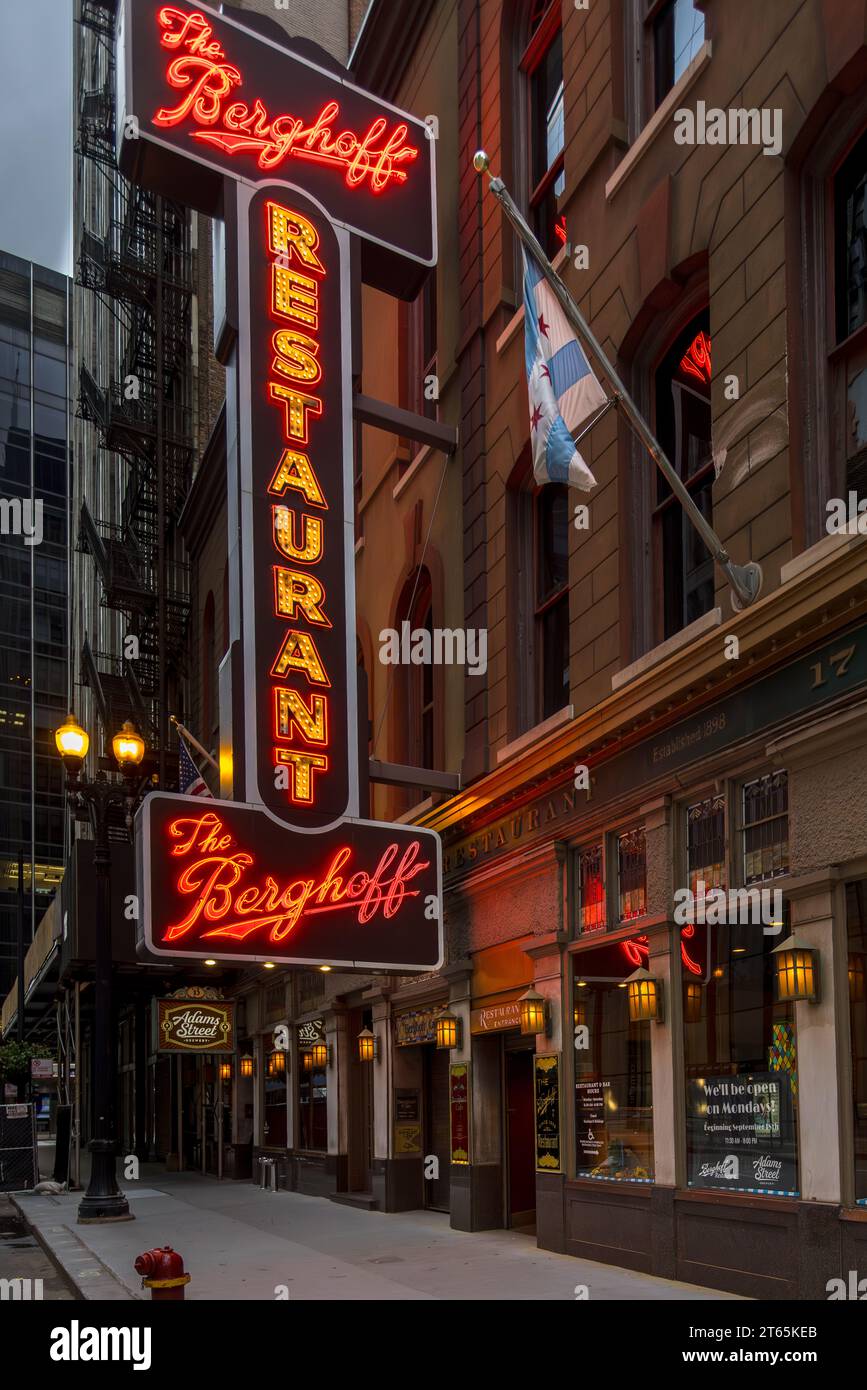 Chicago neon sign hi-res stock photography and images - Alamy