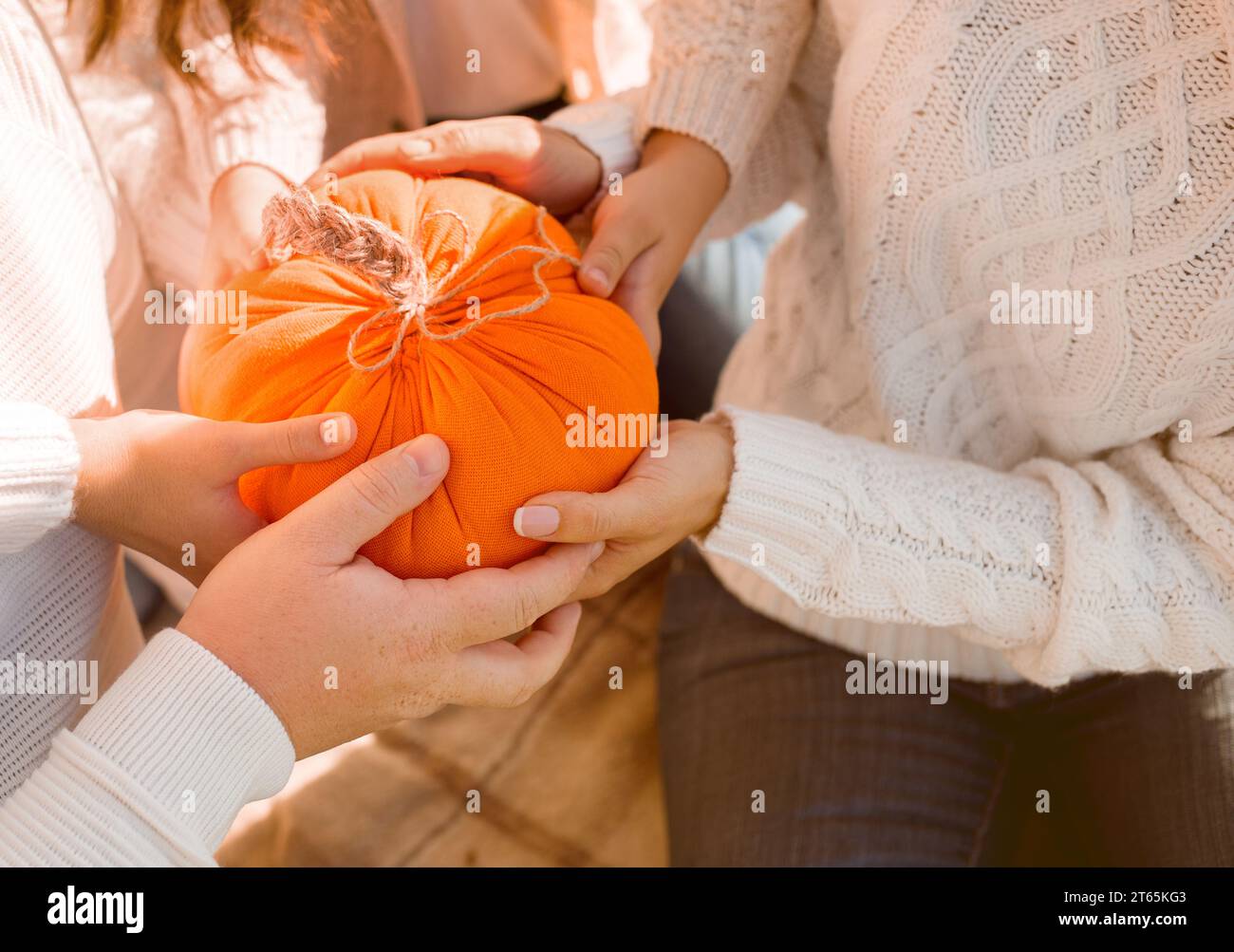 Kinfolk solidarity hi-res stock photography and images - Alamy