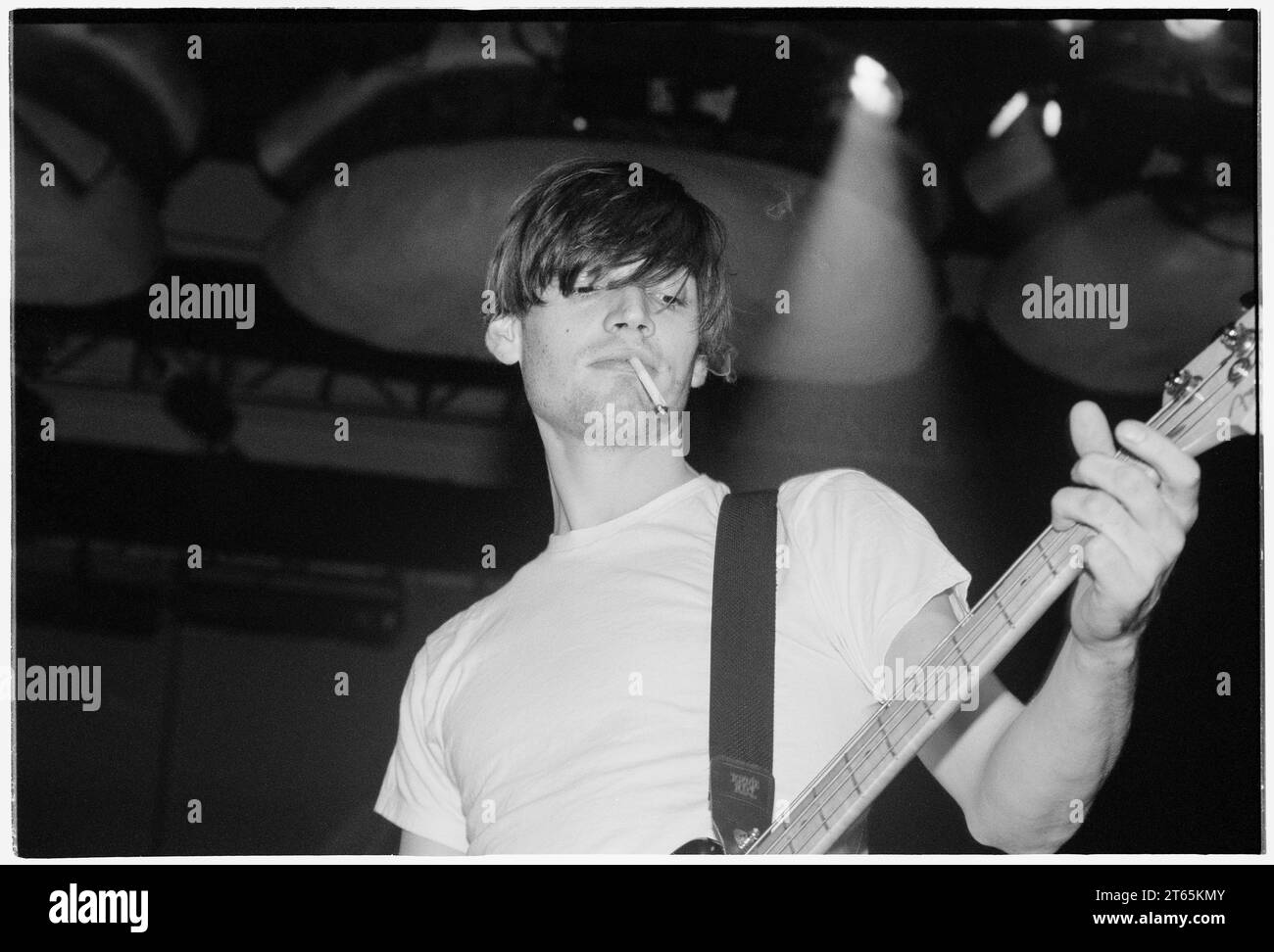 ALEX JAMES, BLUR, 1995: Alex James the bass player of Blur at the very ...