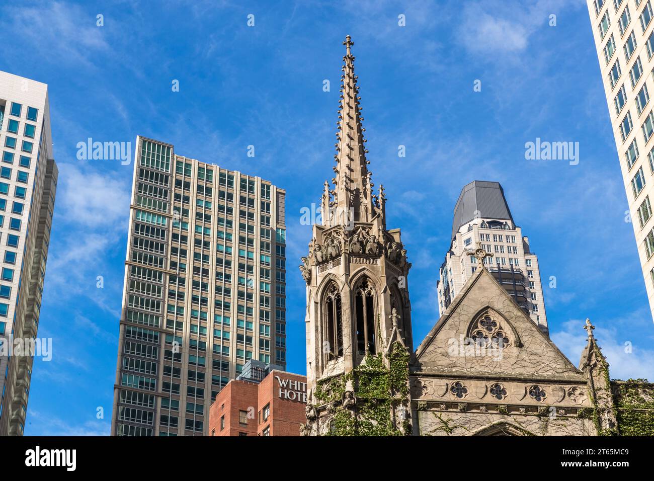 Large and small old buildings in Chicago, United States Stock Photo - Alamy