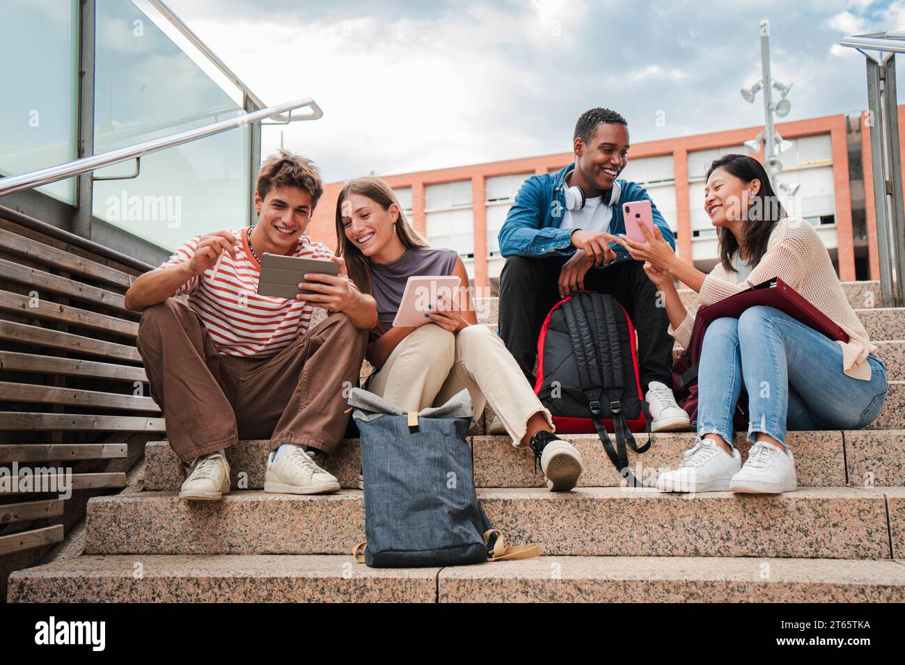 Highschool students working together hi-res stock photography and ...