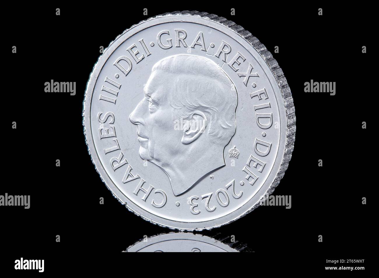 The Oak leaves & Acorns 5 pence coin design and the first time King ...