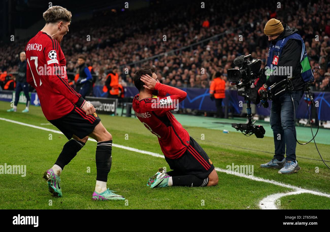 Manchester United's Bruno Fernandes celebrates scoring their side's ...