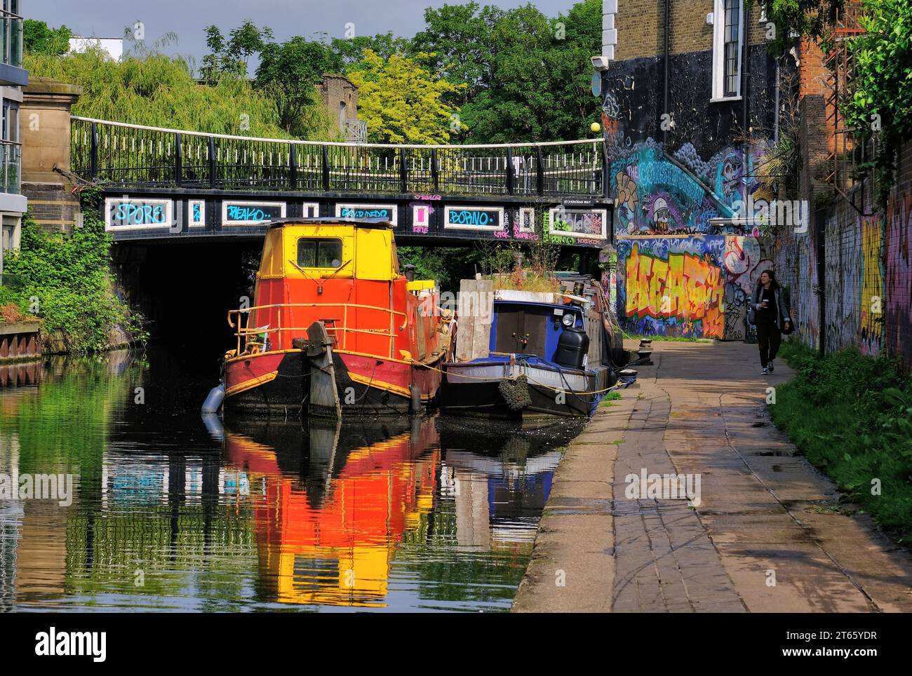 Graffiti wall london bridge hi-res stock photography and images - Alamy