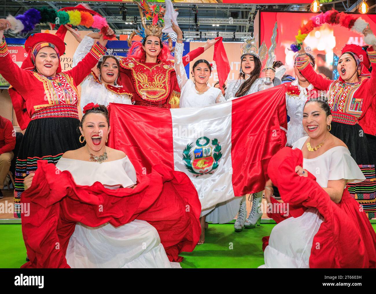 Pisco sours peru hi-res stock photography and images - Alamy