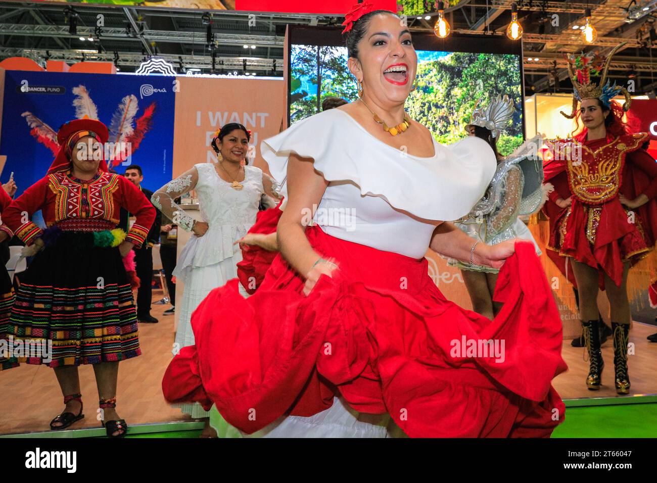 Pisco sours peru hi-res stock photography and images - Alamy