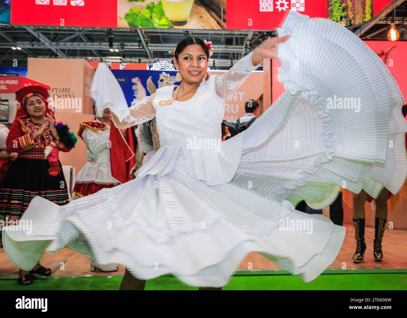 Pisco sours peru hi-res stock photography and images - Alamy