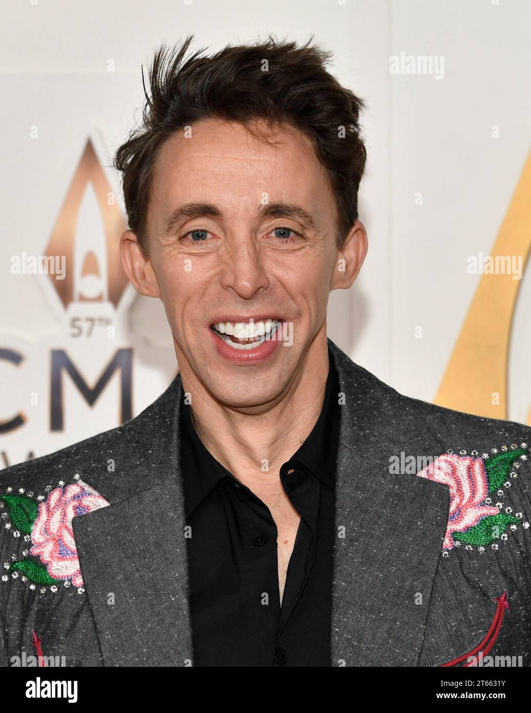Kevin Cahoon arrives at the 57th Annual CMA Awards on Wednesday, Nov. 8 ...