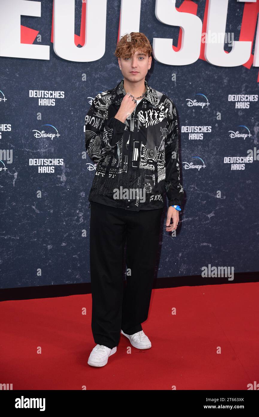 Jonas Wuttke - Weltpremiere von DEUTSCHES HAUS - Original Serie für ...