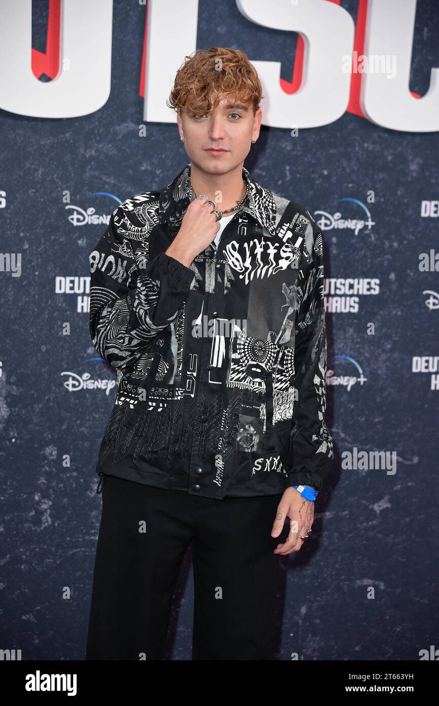 Jonas Wuttke - Weltpremiere von DEUTSCHES HAUS - Original Serie für ...