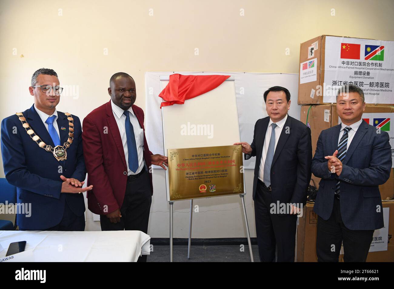 Walvis Bay, Namibia. 8th Nov, 2023. Wang Renyuan (2nd R), head of the ...