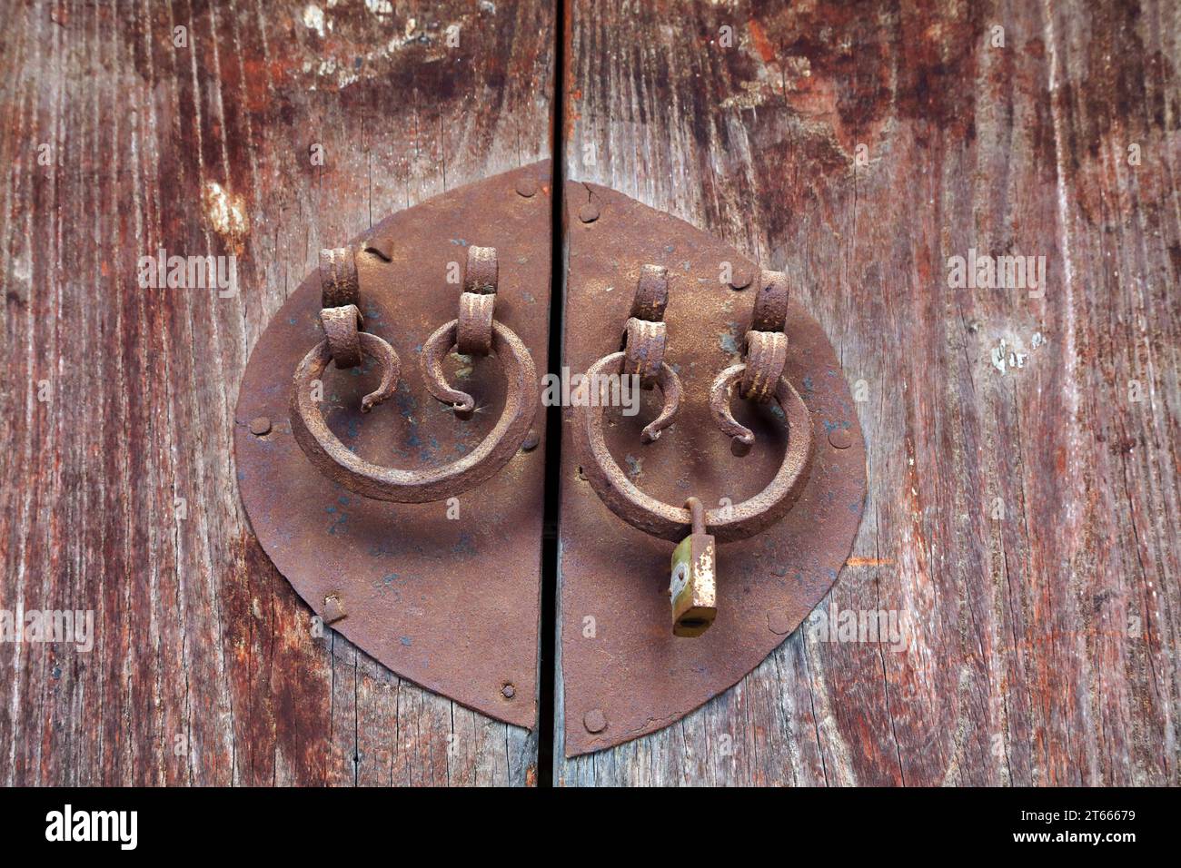 Chinese Traditional Door Rings and Locks Stock Photo - Alamy