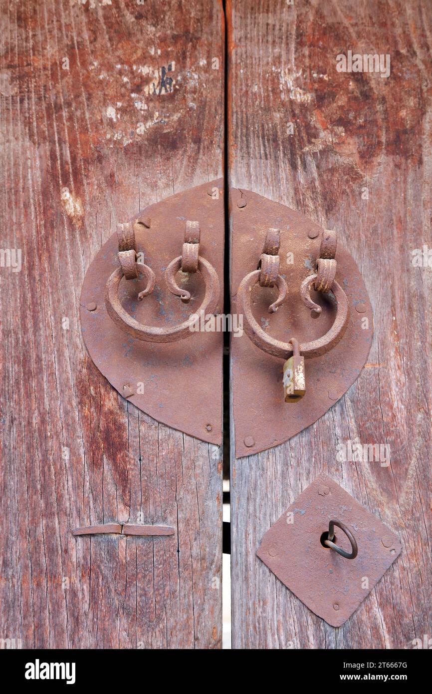 Chinese Traditional Door Rings and Locks Stock Photo - Alamy