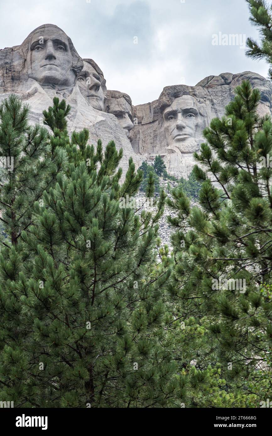 Carved granite busts of George Washington, Thomas Jefferson, Theodore ...