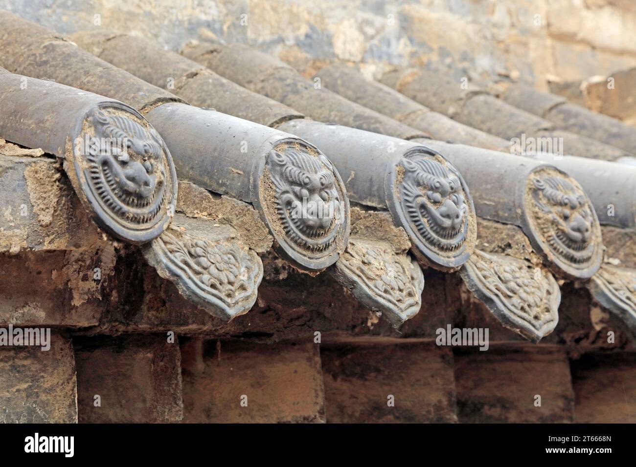 Chinese eaves tile pattern Stock Photo - Alamy