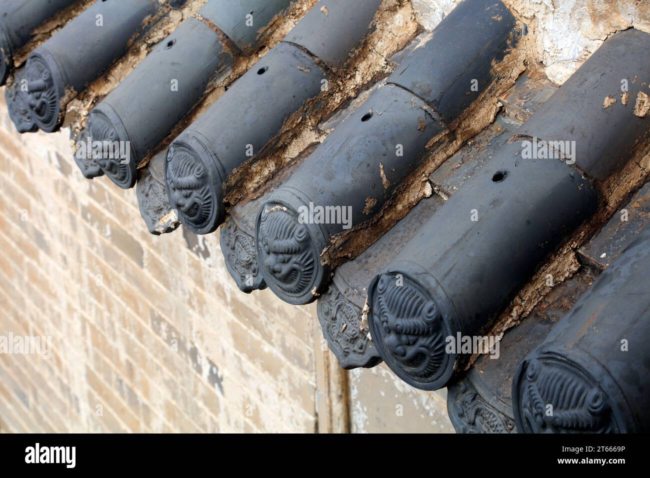 Chinese eaves tile pattern Stock Photo - Alamy