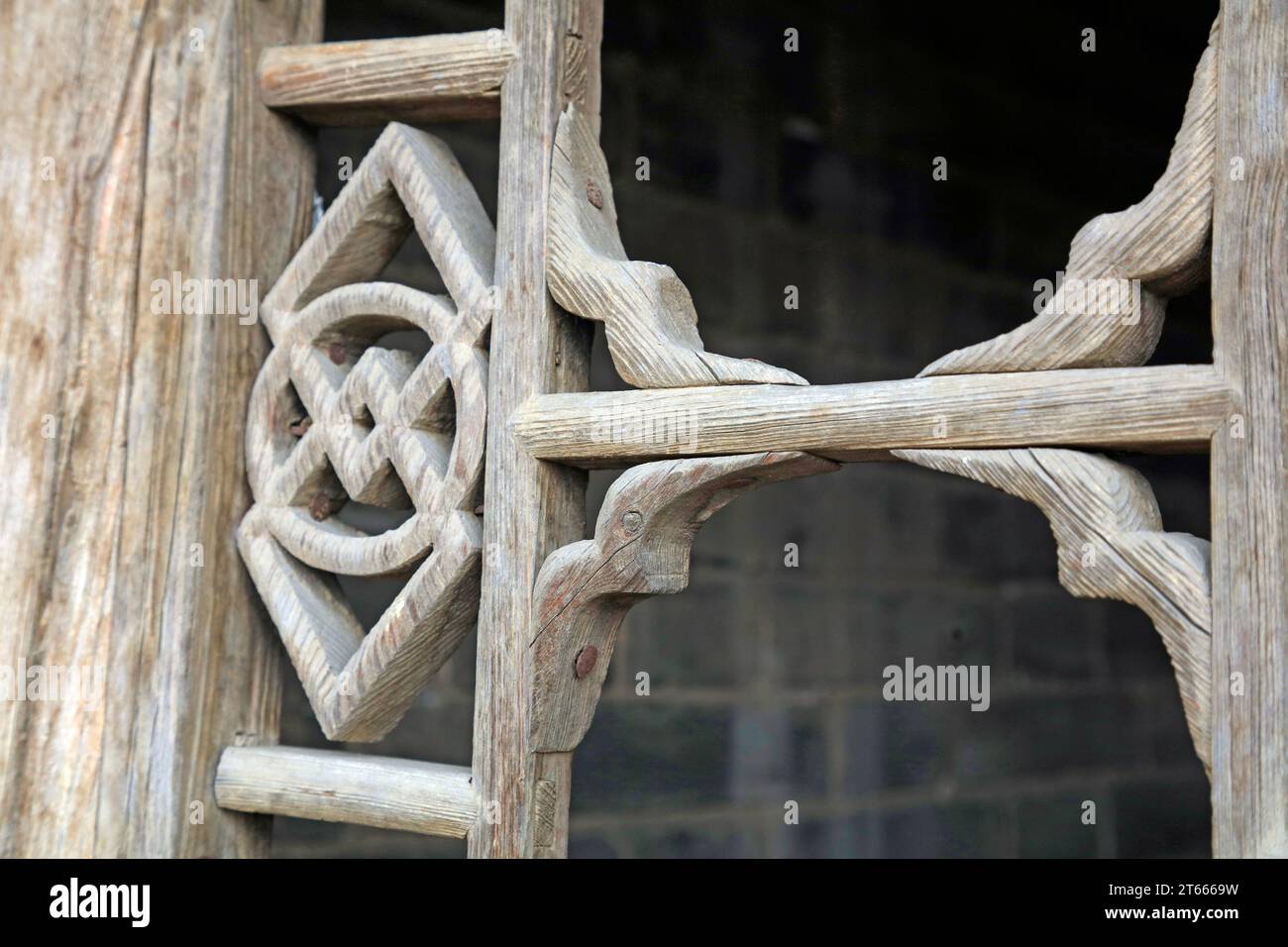 Chinese Traditional Wood Carving Stock Photo - Alamy
