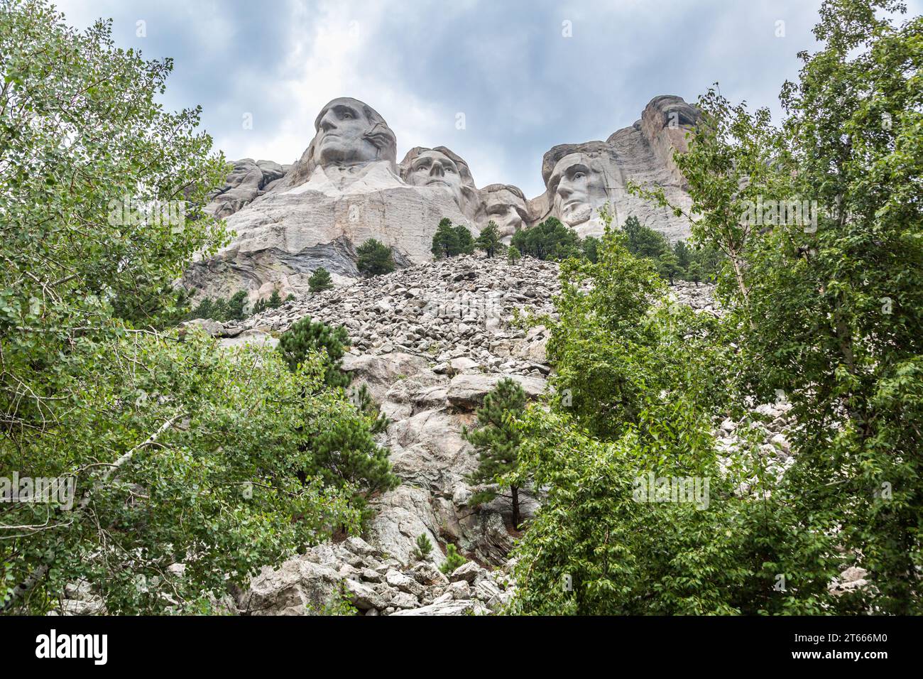 Carved granite busts of George Washington, Thomas Jefferson, Theodore ...