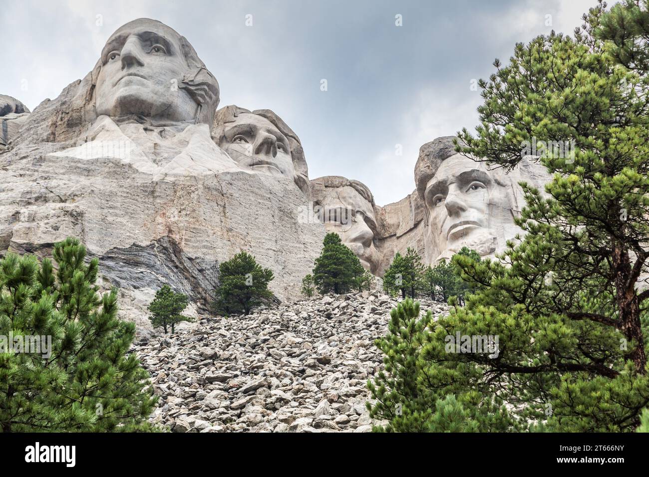 Carved granite busts of George Washington, Thomas Jefferson, Theodore ...