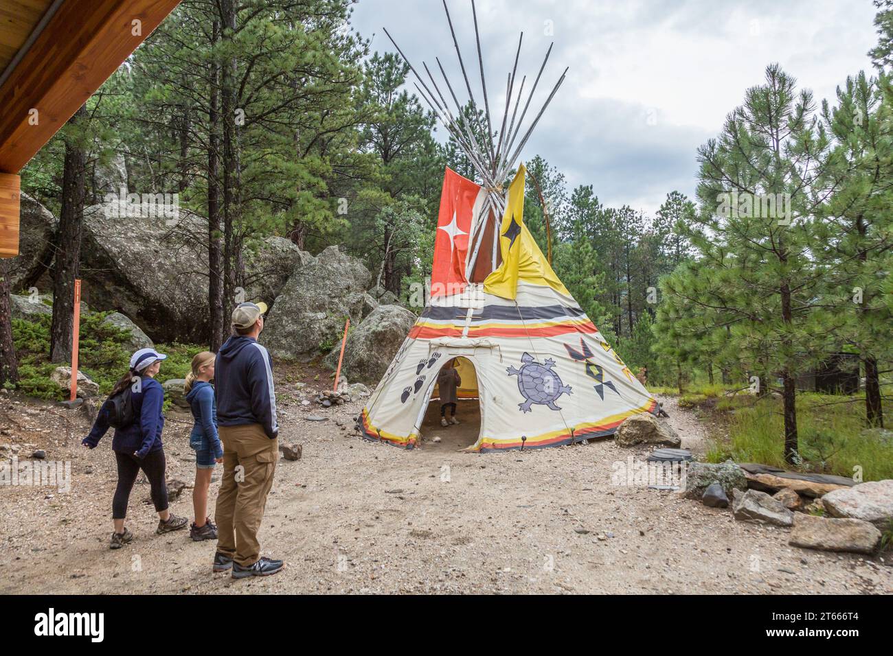 Native american teepee hi-res stock photography and images - Alamy
