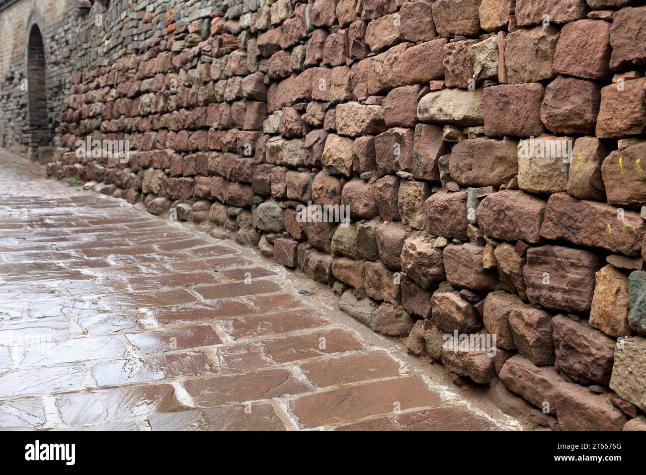 Alleys, flagstone roads and walls Stock Photo - Alamy