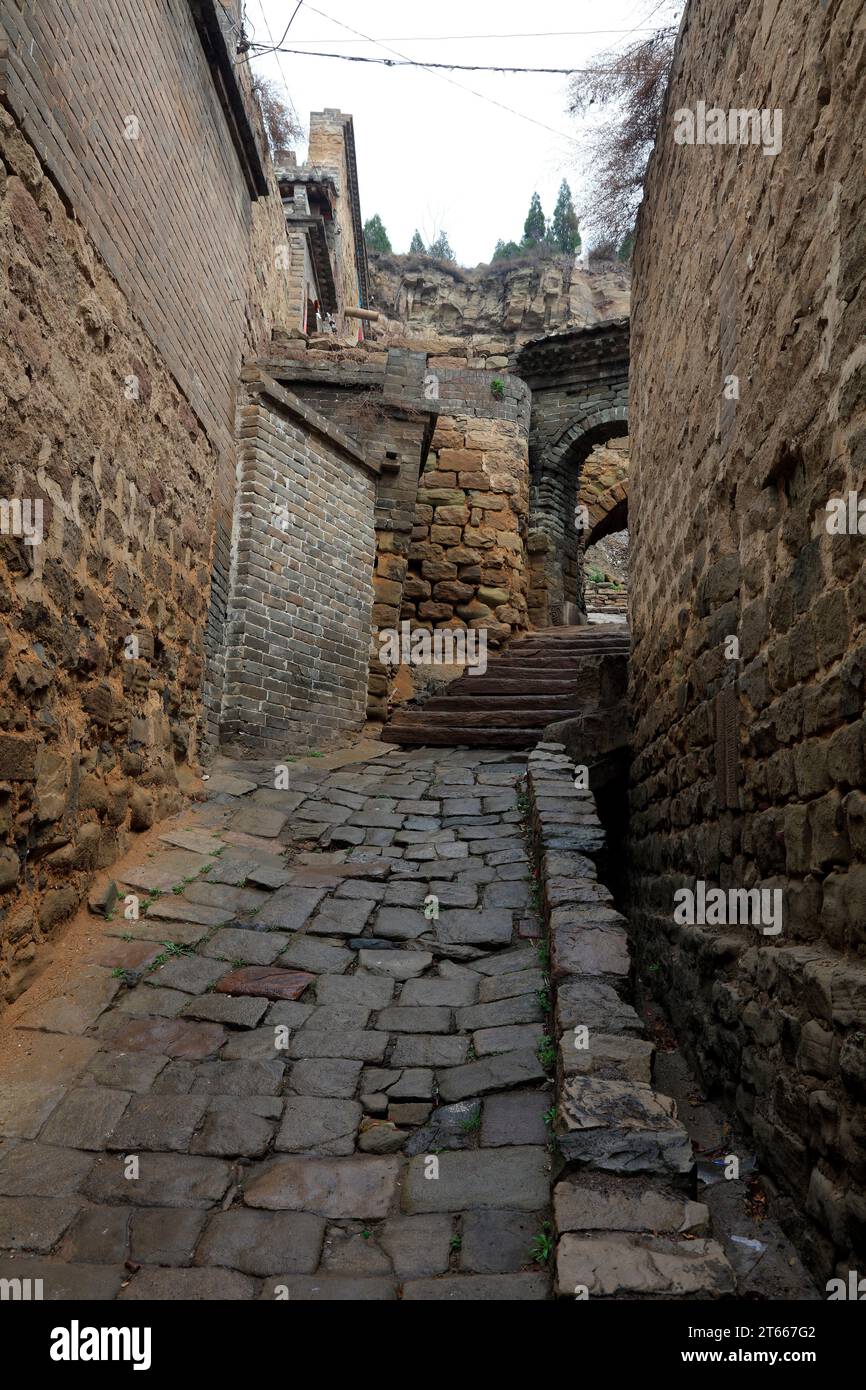 Stone brick passageway tunnel hi-res stock photography and images - Alamy