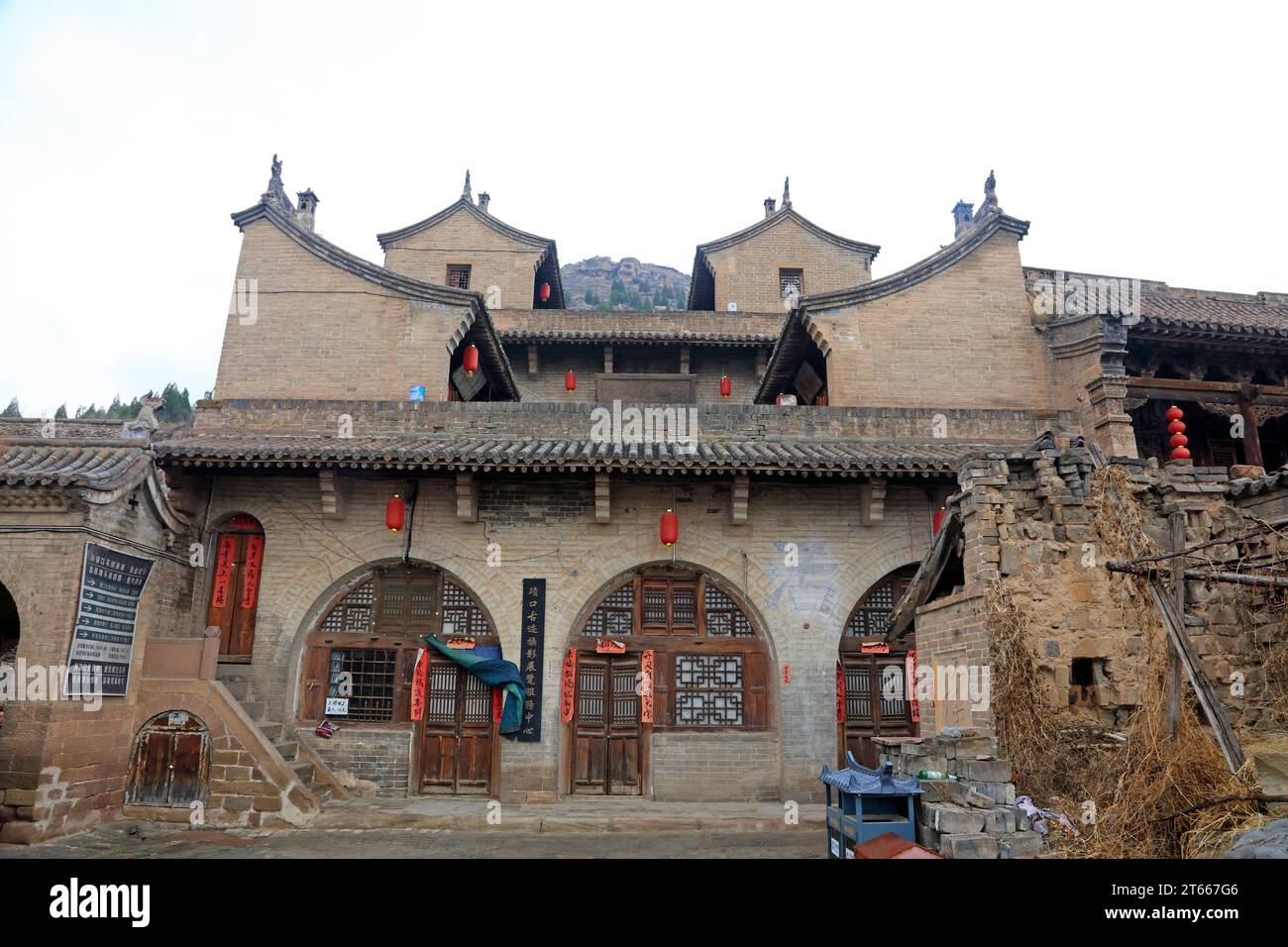 Chinese Traditional Temple Architectural Landscape Stock Photo - Alamy