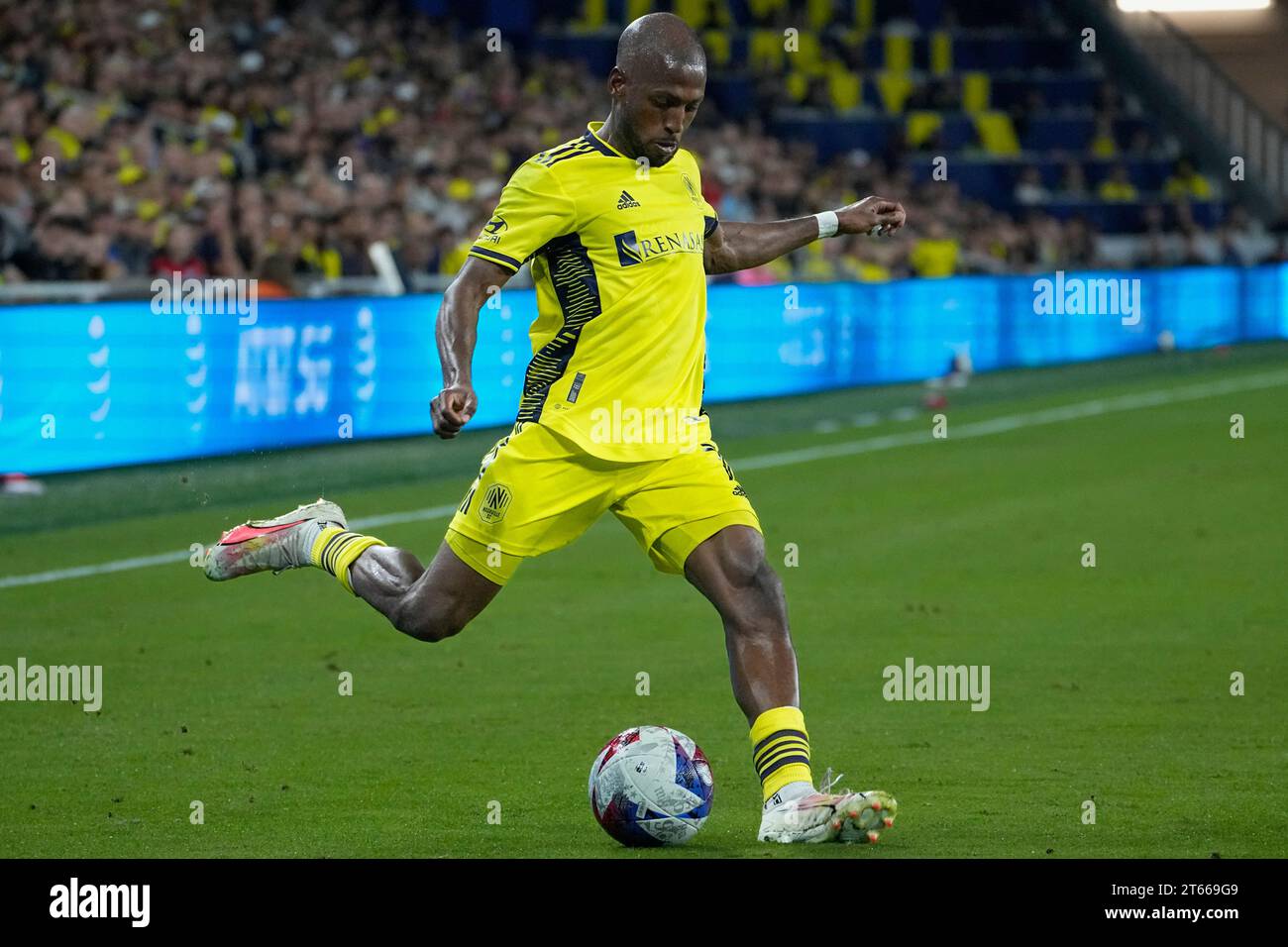 Nashville SC midfielder Fafà Picault (7) plays against Orlando City ...