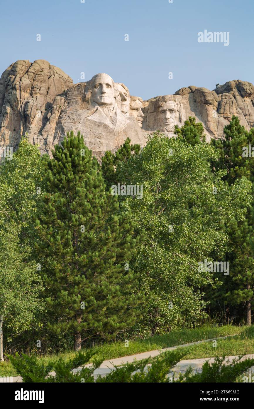 Carved granite busts of George Washington, Thomas Jefferson, Theodore ...