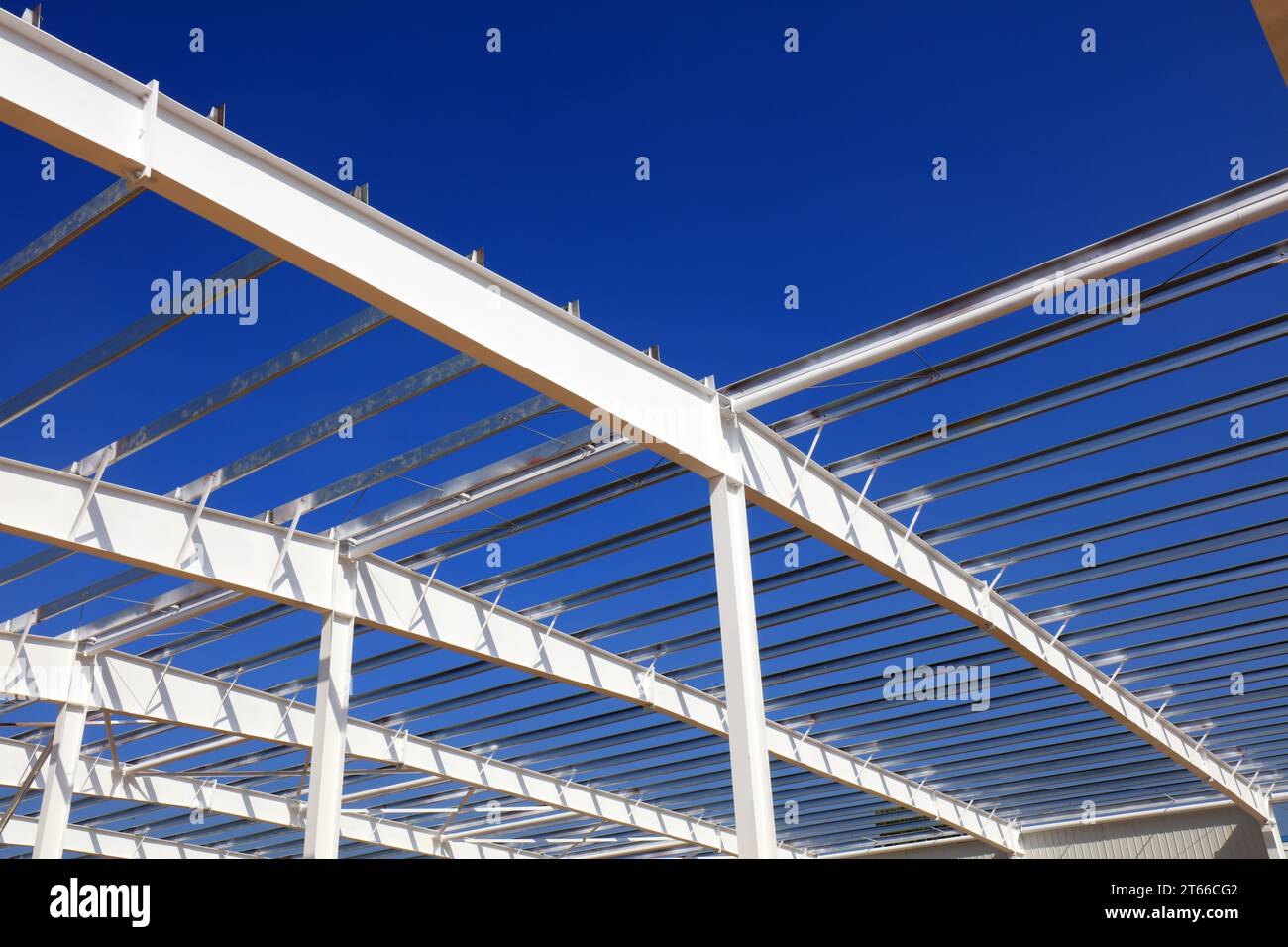 White steel beam hi-res stock photography and images - Alamy