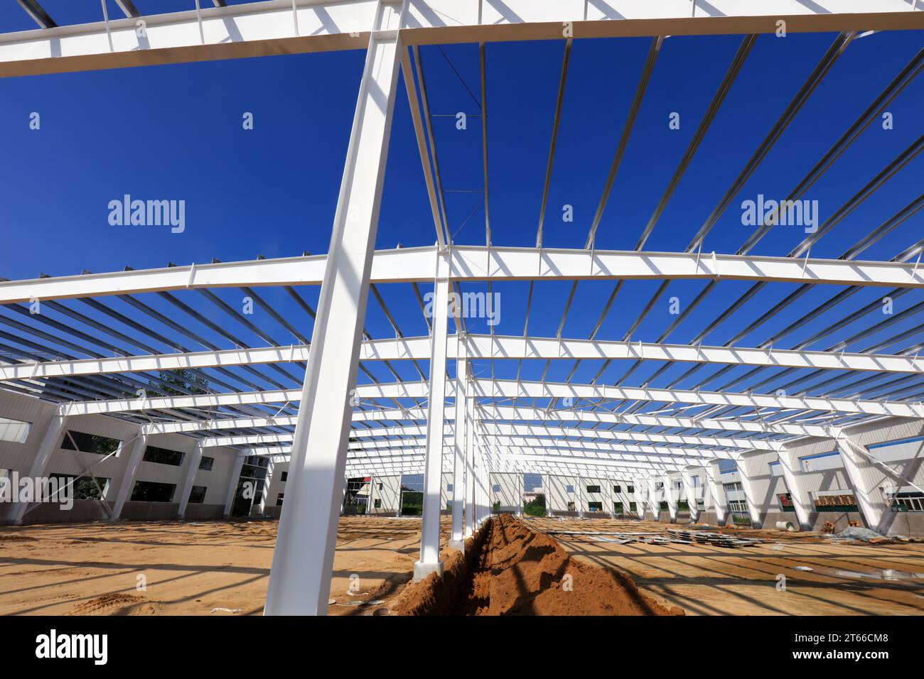 Steel girder truss in a factory Stock Photo - Alamy