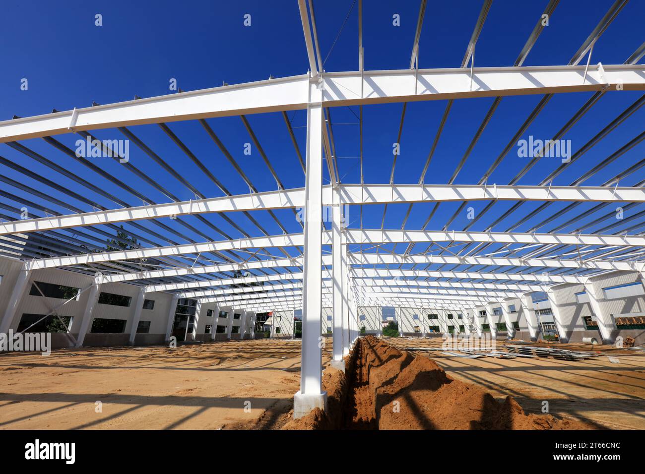Steel girder truss in a factory Stock Photo - Alamy