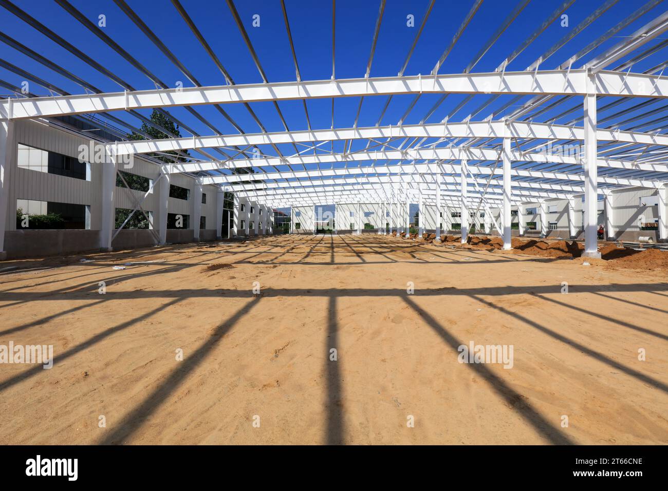 Steel girder truss in a factory Stock Photo - Alamy