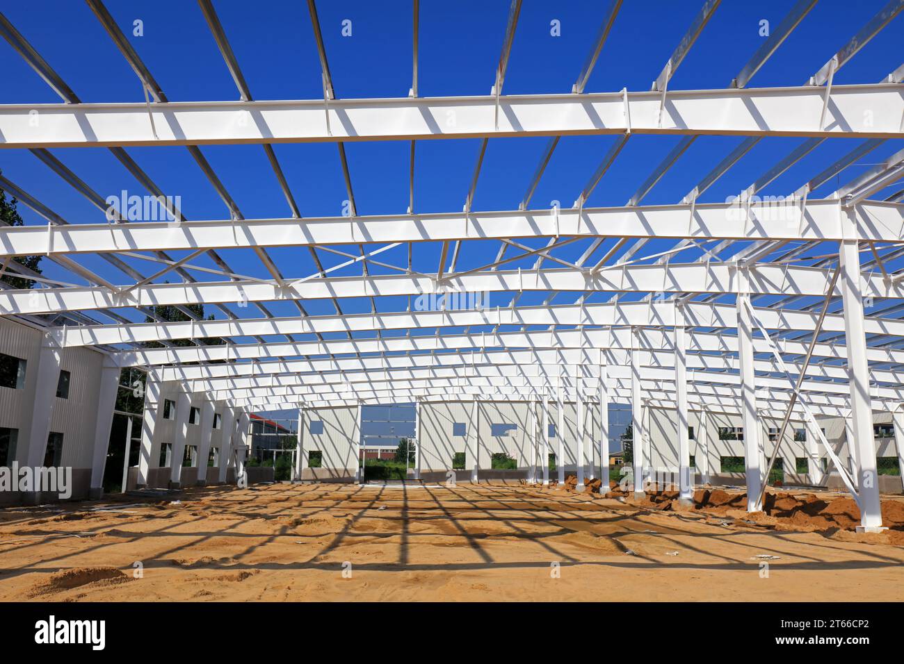Steel girder truss in a factory Stock Photo - Alamy