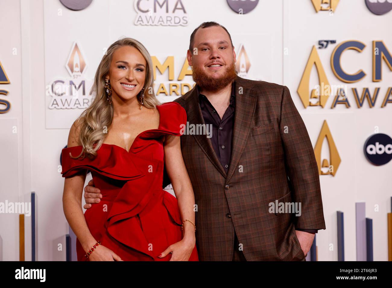 Nashville, United States. 08th Nov, 2023. Luke Combs arrives on the red ...